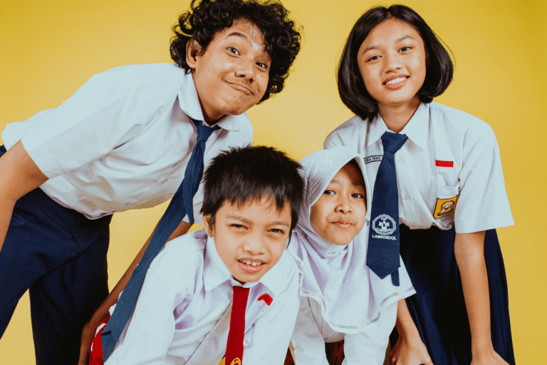 200+ Cool & Catchy English Group Names (+Generator)