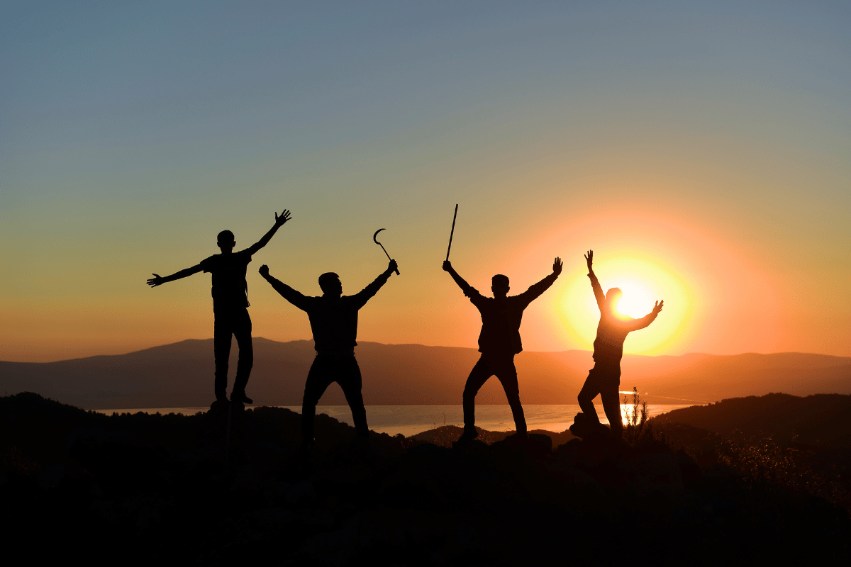 200+ Cool & Catchy Group Names For 5 Friends